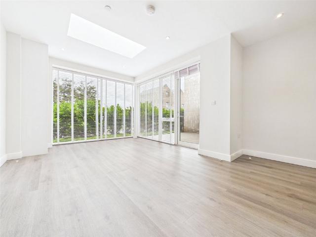 103 New Road, Rainham, RM13
