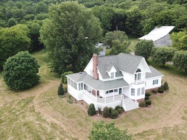 103 Nixon Hollow Ln N, Pleasant Shade, TN 37145