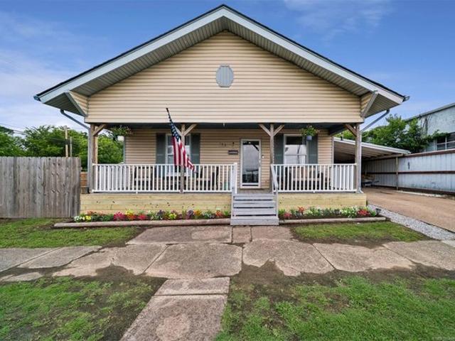 103 S 12th St, Henryetta, OK 74437
