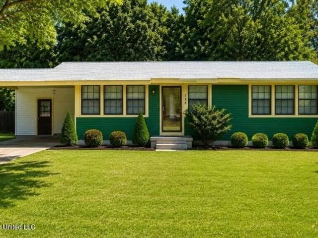 103 S Blue Bird Dr, Natchez, MS 39120