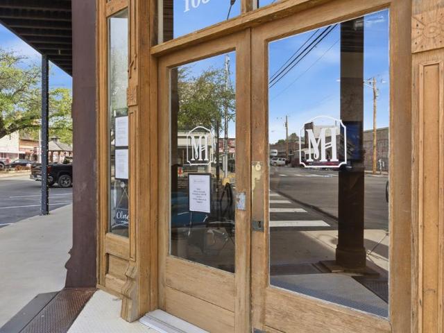 103 S Pecan Street