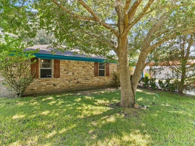 103 S Ringgold St, West Columbia, TX 77486