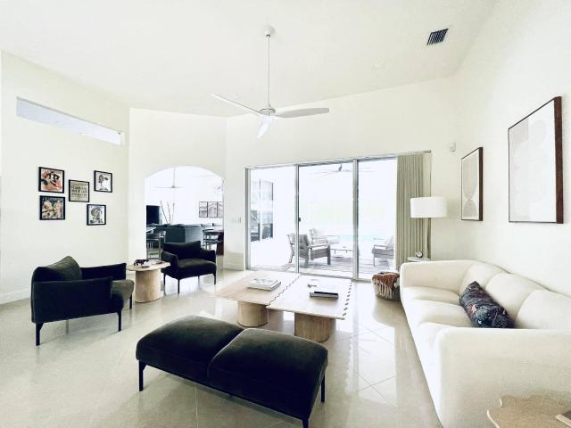 103 Squire Dr, Wellington, FL 33414 | MLS #R11098