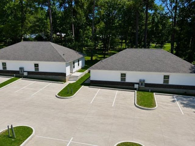 103 Summer Pl, Huntsville, TX 77340