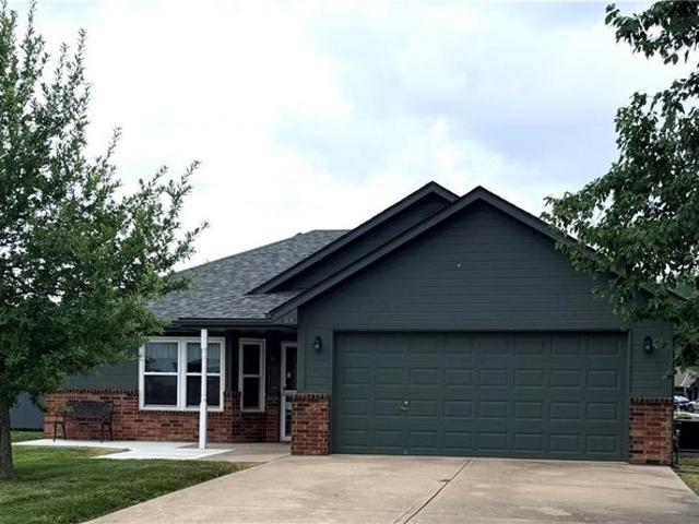 103 SW Blue Branch Cir, Grain Valley, MO 64029