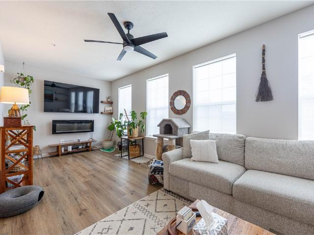 103 Sweetwater Dr