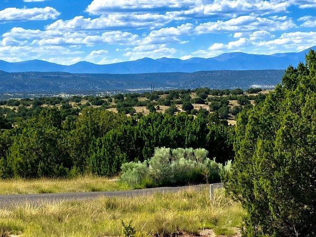 103 Paseo Aragon, Santa Fe, NM 87506
