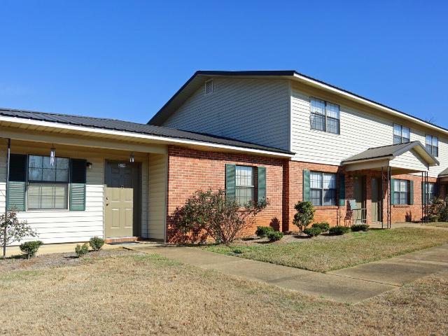 103 Pecan Lane, 2 beds, 1 full bath