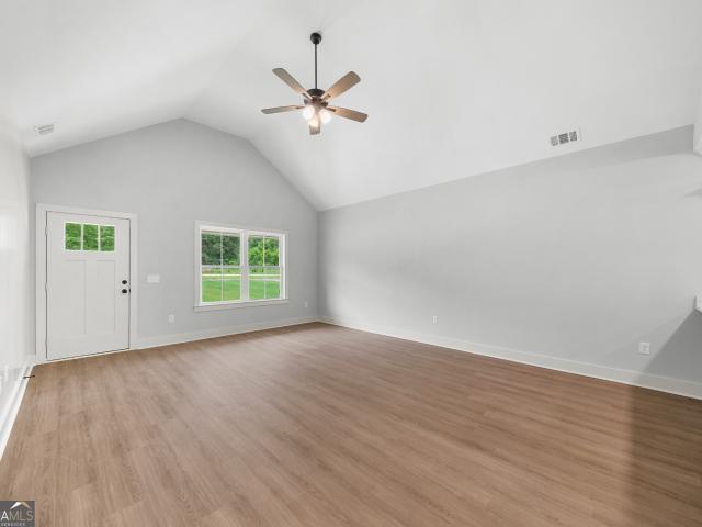 103 Pin Oak Lane