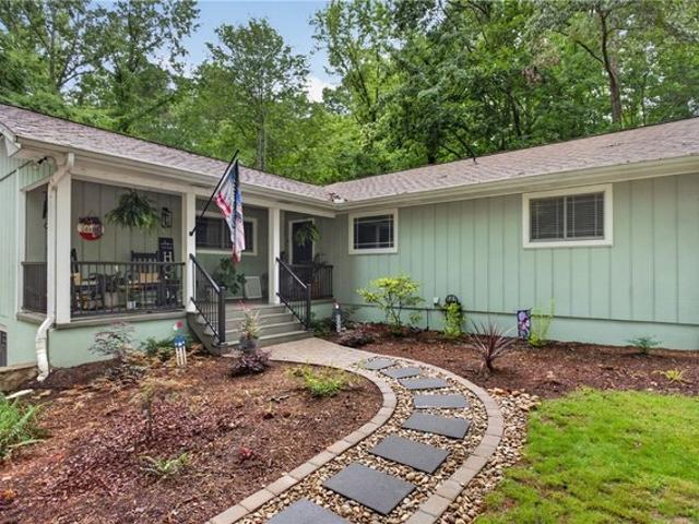 103 Pineneedle Dr, Westminster, SC 29693