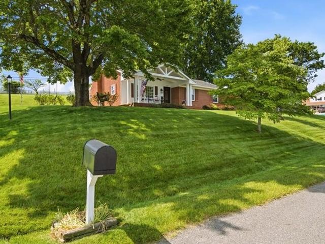 103 Prospect Ave, Galax, VA 24333