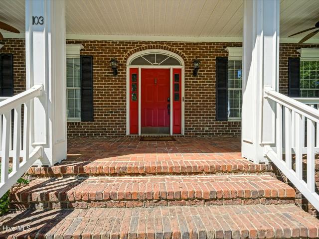 103 Queen Anne Drive