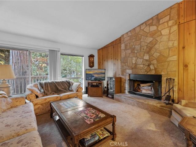 103 Rockledge Ln, Lake Arrowhead, CA 92352 | MLS #IG25155