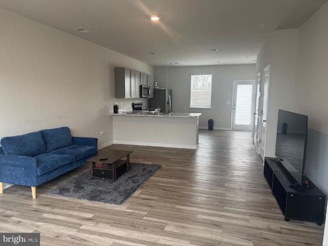 103 Riverwalk Ter