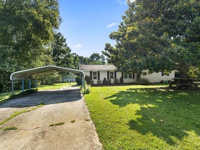 103 Ridgemont Ct, Greenwood, SC 29649