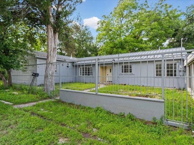 103 W Beaumont, Thrall, TX 76578