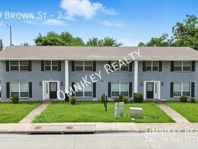 103 W Brown St, 1 bed, 1 full bath