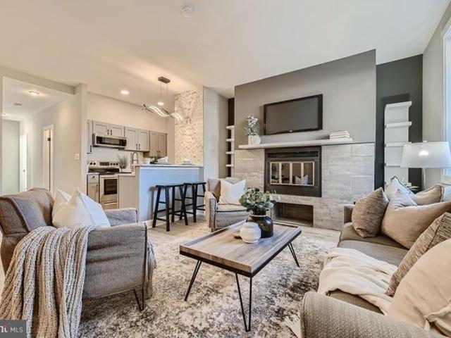 103 W Conway St Unit R52, Baltimore, MD 21201