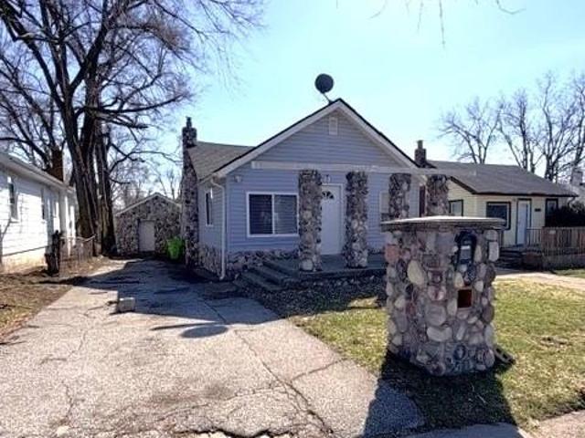 103 W Cornell Ave, Pontiac, MI 48340
