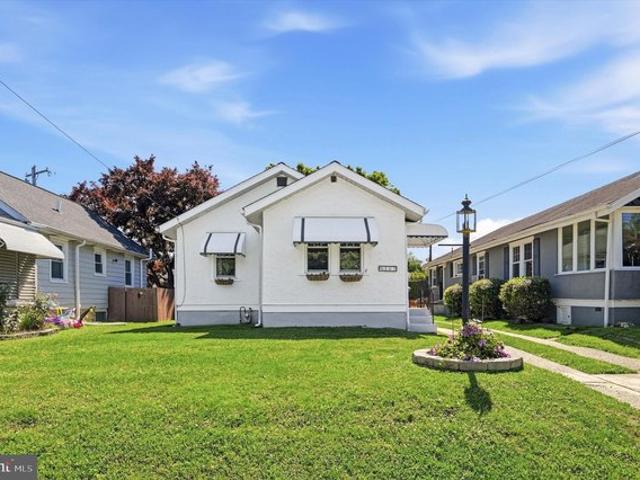 103 W Forrestview Rd, Brookhaven, PA 19015