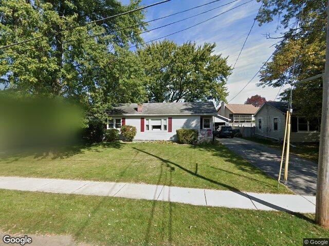 103 W Reckitt St, Sycamore, IL 60178