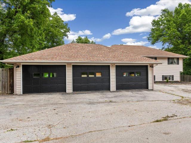103 W Secluded Lane