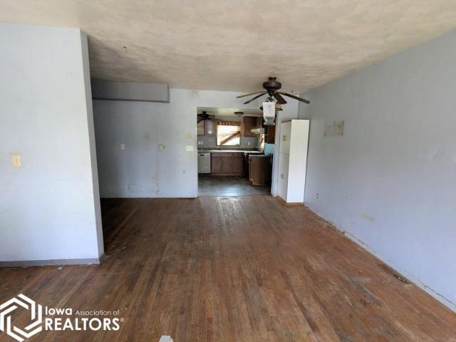 103 w sherrie lane