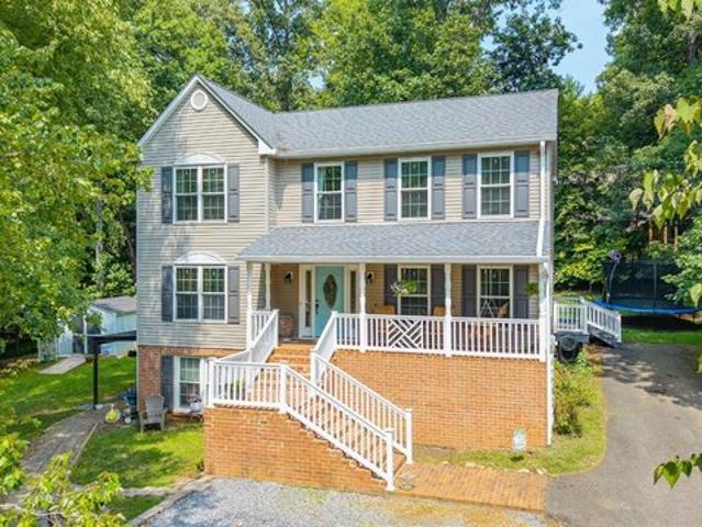 103 Waterview Cir, Forest, VA 24551