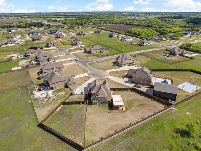 103 Walnut Dr, Van Alstyne, TX 75495