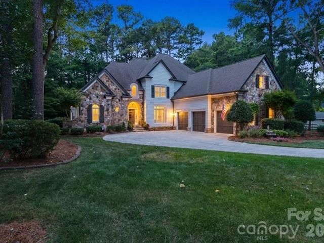 103 White Crest Ct, Mooresville, NC 28117