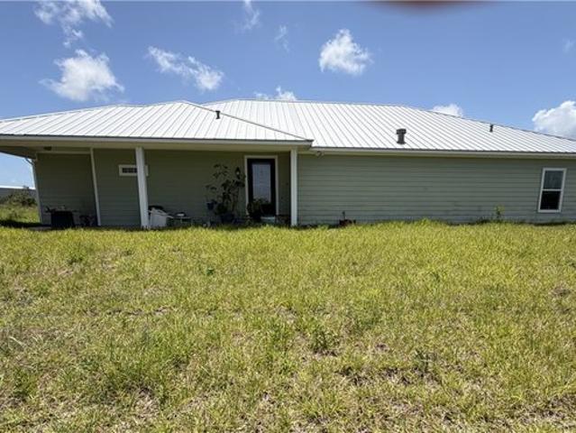 103 Windcrest Ln, Rockport, TX 78382