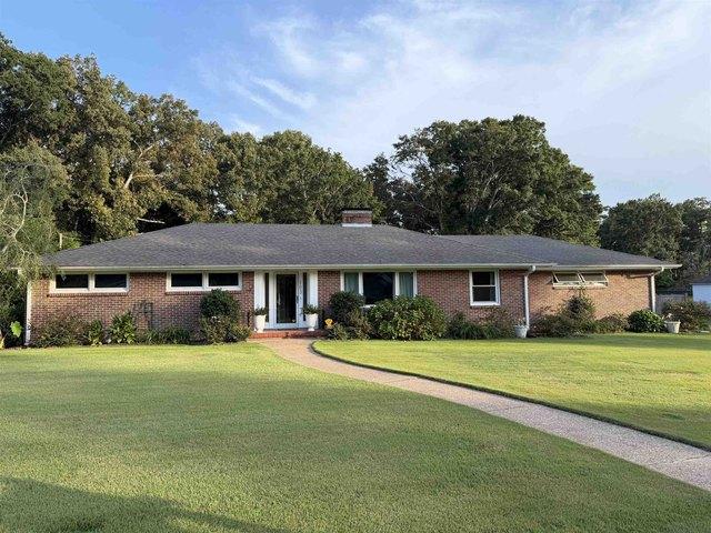 103 Terrace St, Sheffield, AL 35660