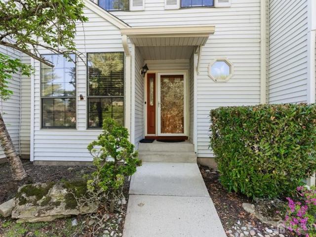 103 Timber Oaks Rd, Edison, NJ 08820