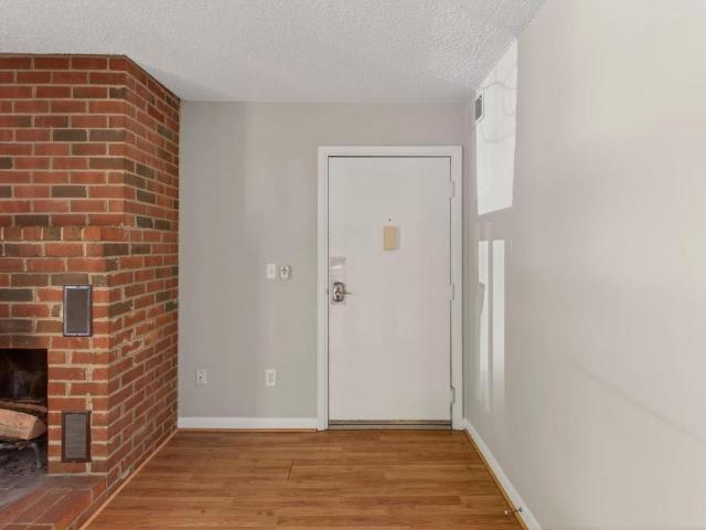 103 Turtle Creek Rd # 8