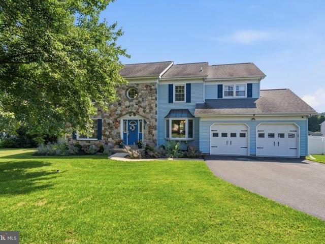 103 Valley View Cir, Phoenixville, PA 19460