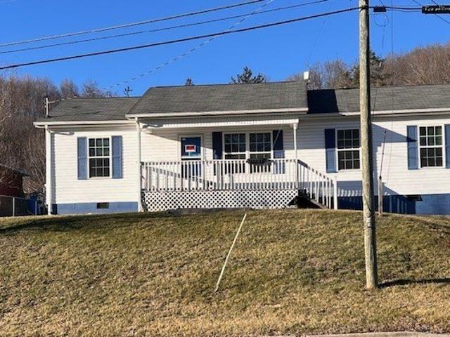 103 Vencil St, Bluefield, VA 24605