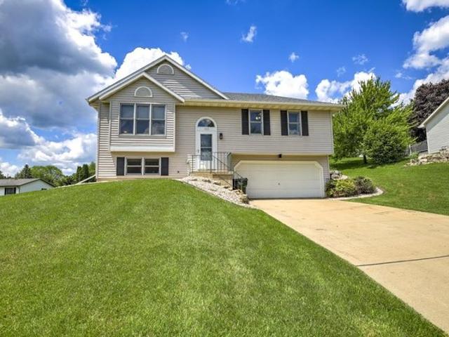 103 Victoria Ln, Barneveld, WI 53507
