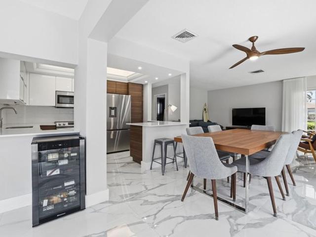 103 Villa Cir, Atlantis, FL 33462