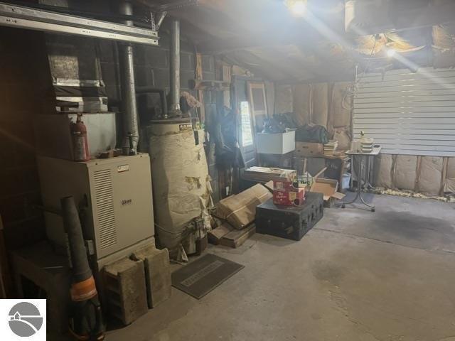 103 Visnaw St, Houghton Lake, MI 48629