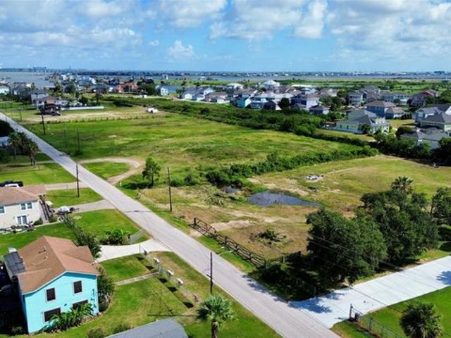 103rd St Lot 24, Galveston, TX 77554