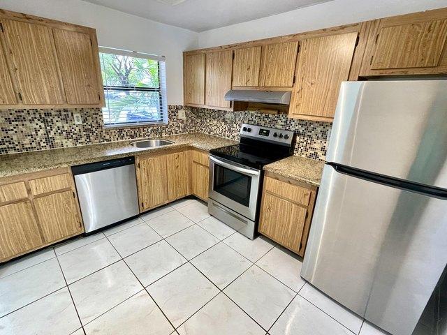 10442 Sunrise Lakes Blvd Apt 104, Sunrise, FL 33322