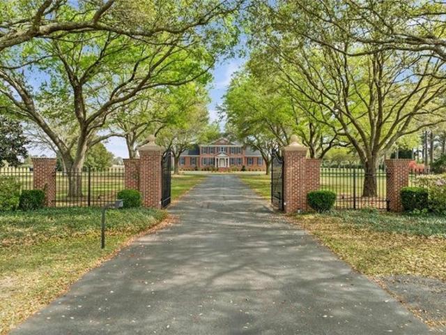 10447 Jeff Hamilton Rd, Mobile, AL 36695