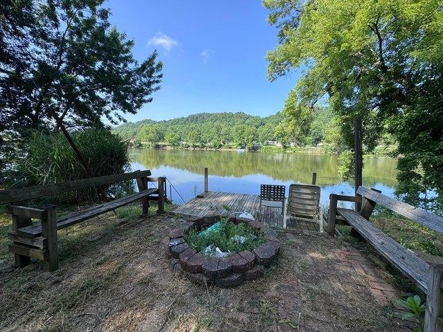 10445 S River Rd, McConnelsville, OH 43756