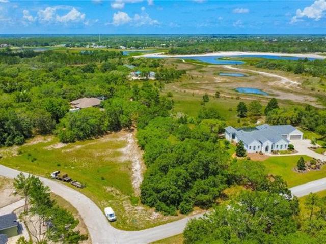 10446 Scenic Lake Dr, Weeki Wachee, FL 34613