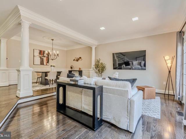 10449 Breckinridge Lane