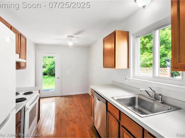 1044 Maurice Drive