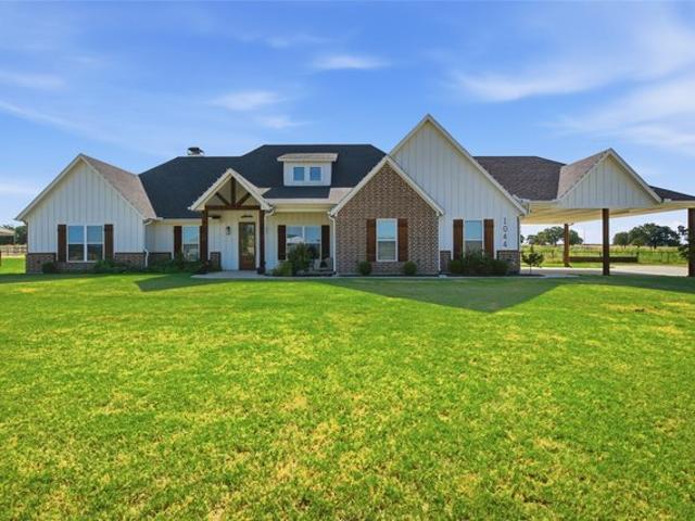 1044 Monarch Ct, Poolville, TX 76487