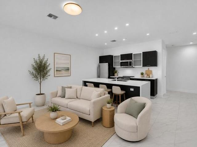 1044 NE 18th Ave Unit 203, Fort Lauderdale, FL 33304