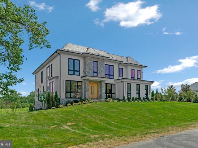 1044 Carper St, McLean, VA 22101 | MLS #VAFX2297 | Compass