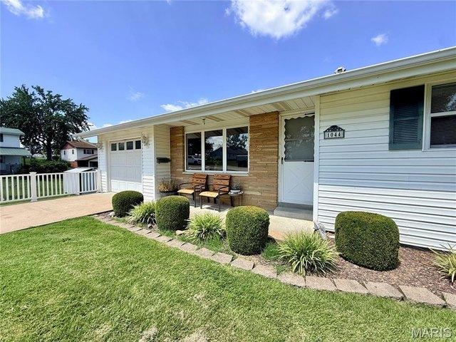 1044 Hume St, Perryville, MO 63775